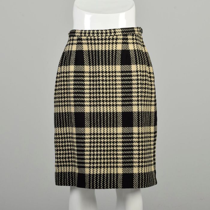Small 1960s Black White Houndstooth Tweed Plaid Knee Length Straight ...