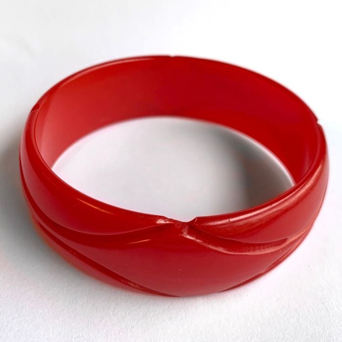 Vintage Cherry Red Wide Carved BAKELITE Chunky Plastic Bangle Bracelet ...