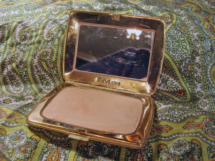 Revlon Vintage 50s Compact Face Powder Compact With Mirror | Fashion ...