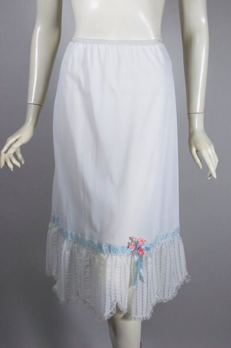 Lacy white nylon early 1960s half-slip flowers trim pleated hem ...